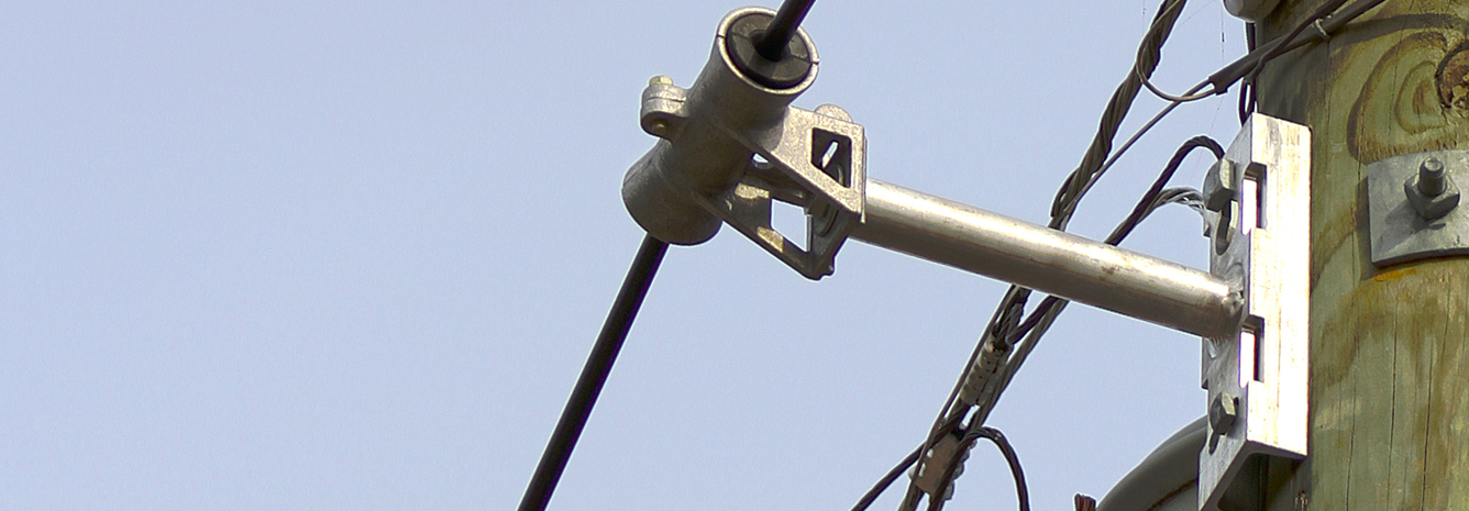 Standoff Bracket for ADSS Hardware Clamps